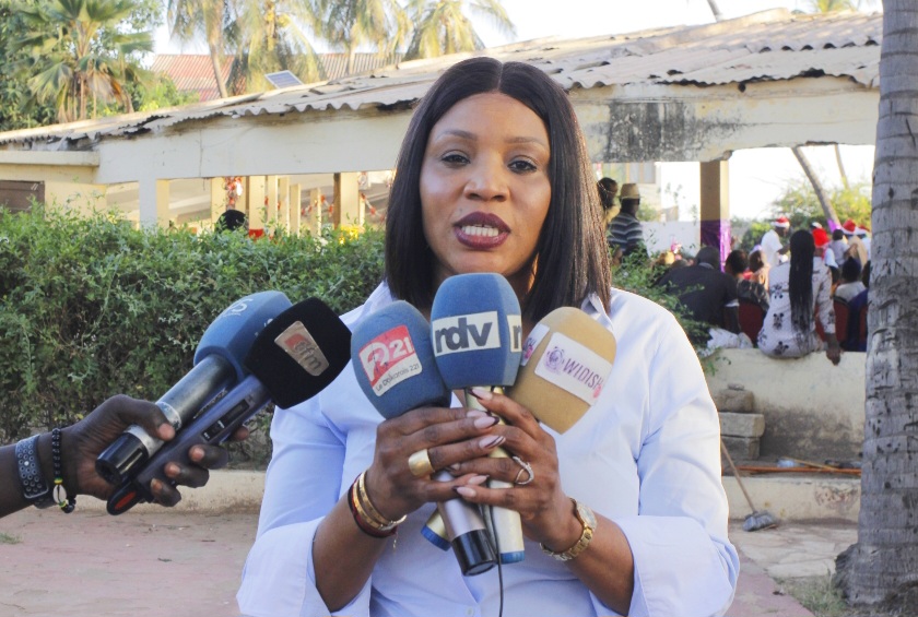 560 cadeaux distribués à Mbour par la maman Thérèsa des enfants madame ...